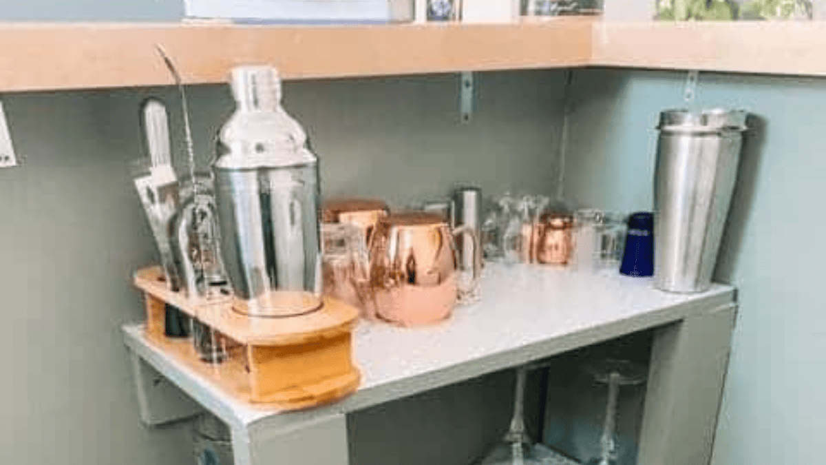 Easy Bar Shelving Ideas